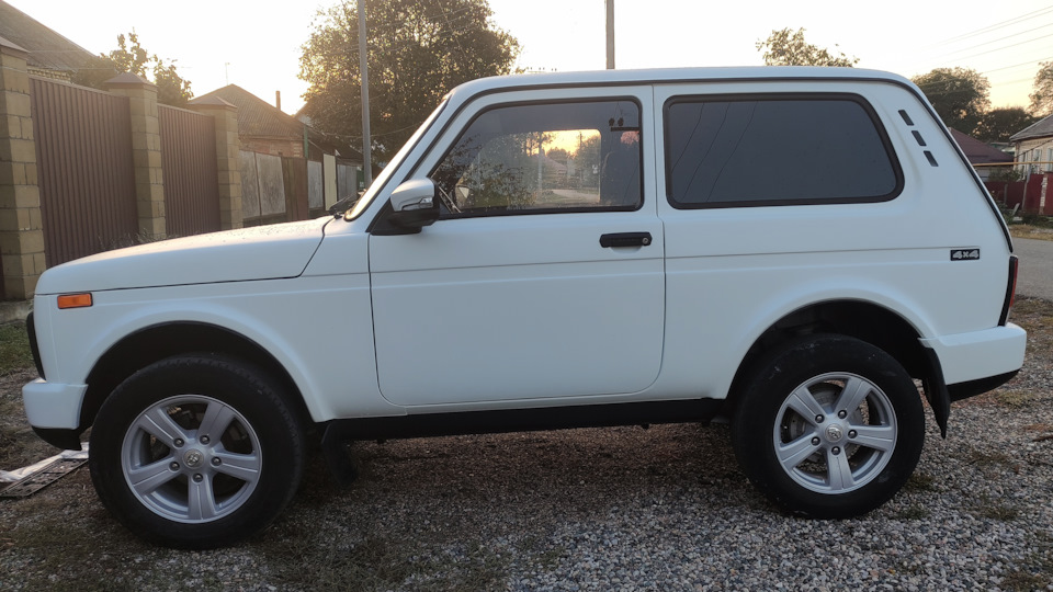 Lada 4x4 3D 1.7 бензиновый 2008 | на DRIVE2