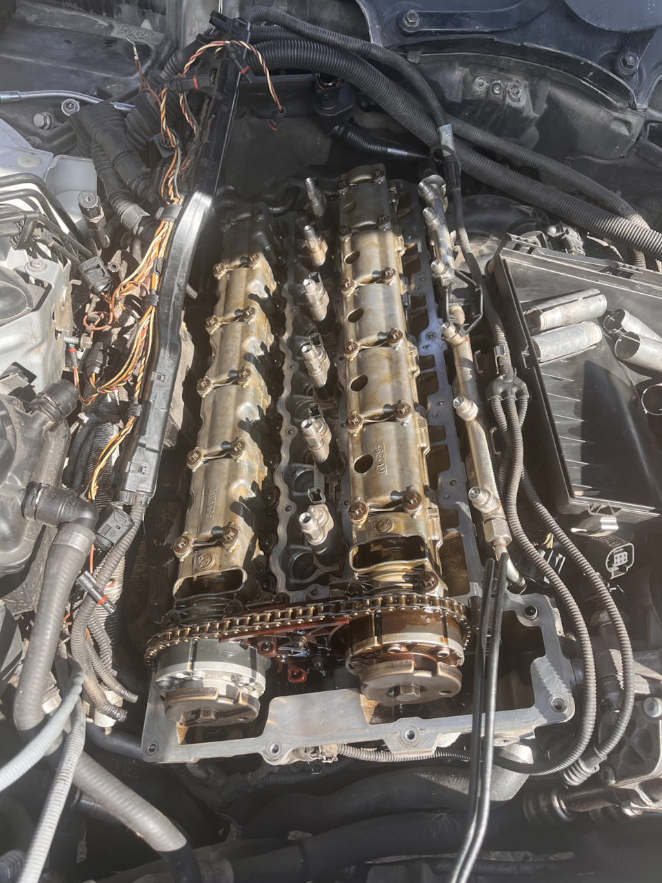 Замена прокладки крышки клапанов n54b30 e60 — BMW 5 series (E60), 3,5 л ...