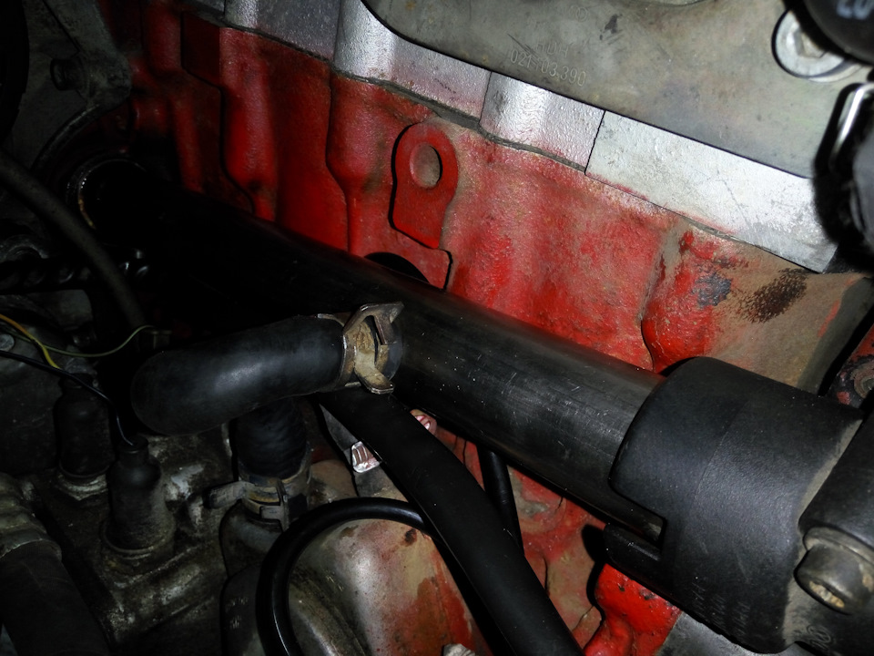 №21 Трубка системы охлаждения. — Volkswagen Passat Variant (B4), 2,8 л ...