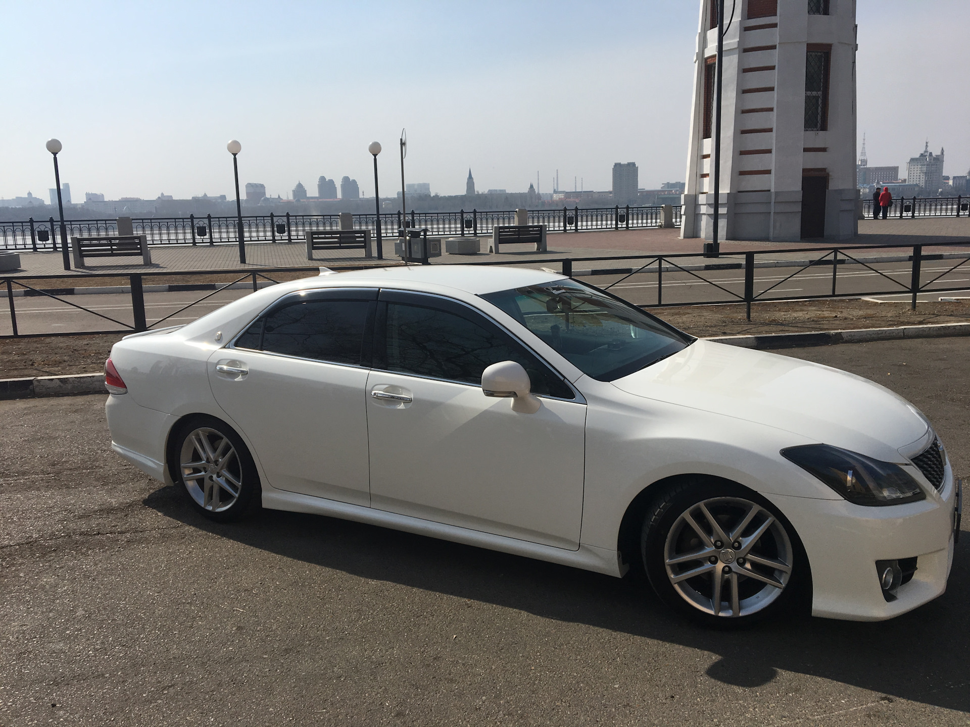 Начало сезона! Вид на Китай — Toyota Crown (S200), 2,5 л, 2011 года ...