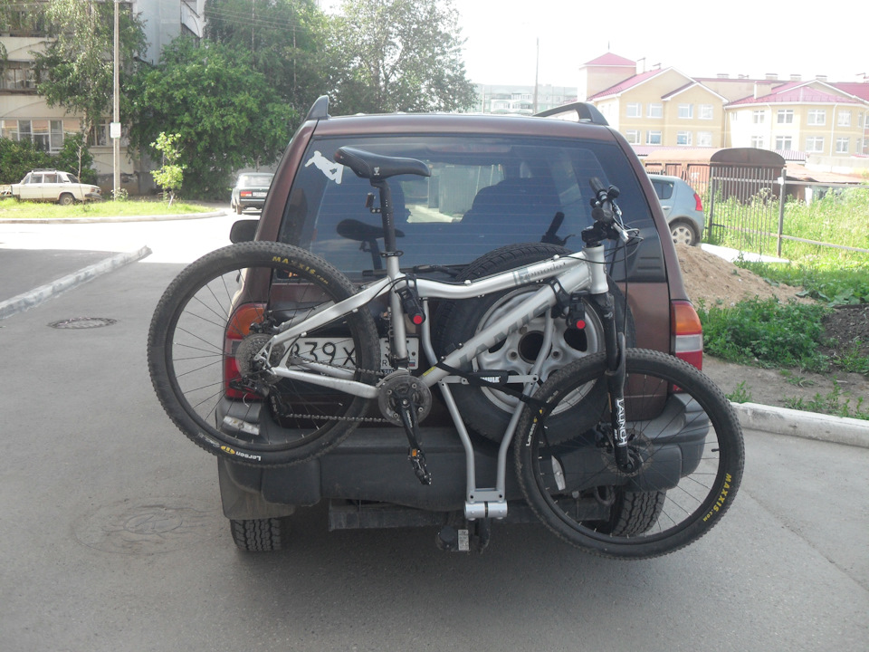 Велокрепление на фаркоп Thule Xpress 970 — Chevrolet Tracker II, 2 л ...