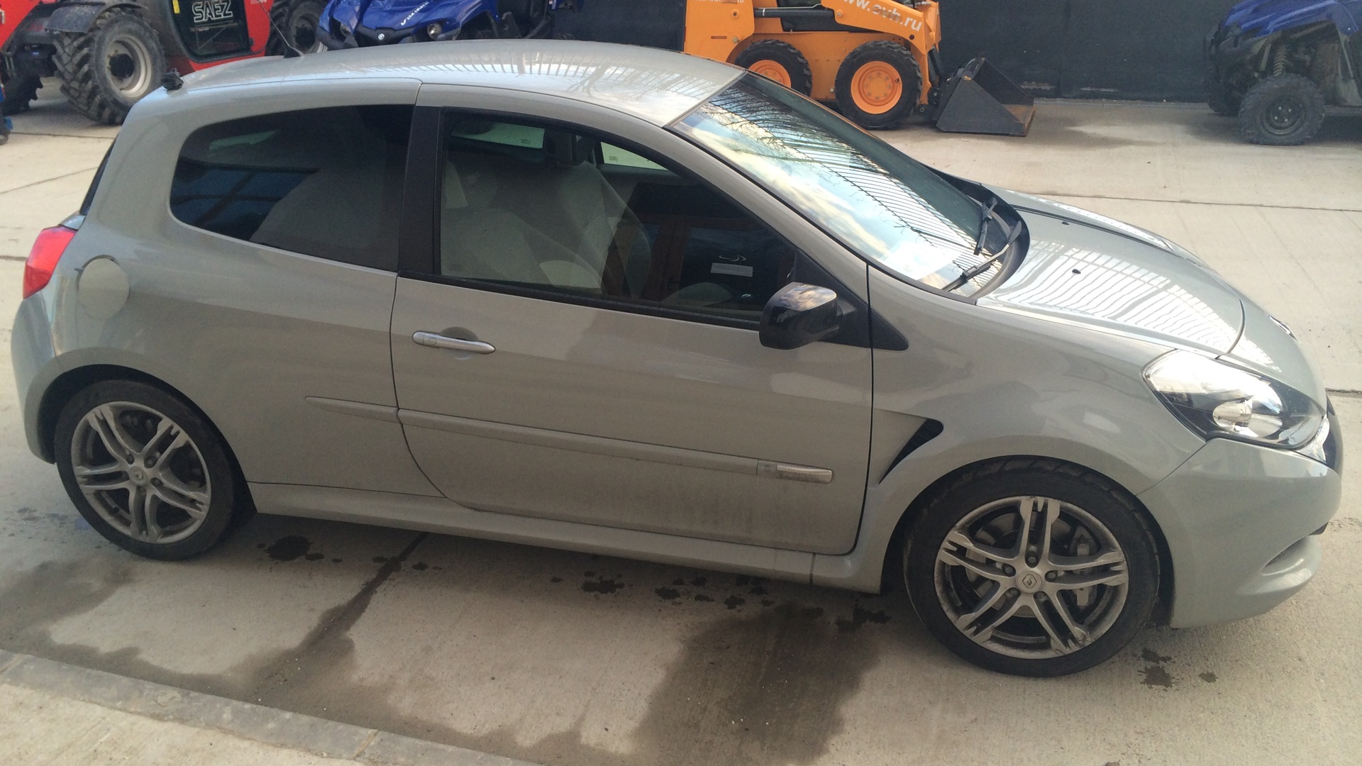 Renault Clio Sport III 2.0 бензиновый 2010 | на DRIVE2