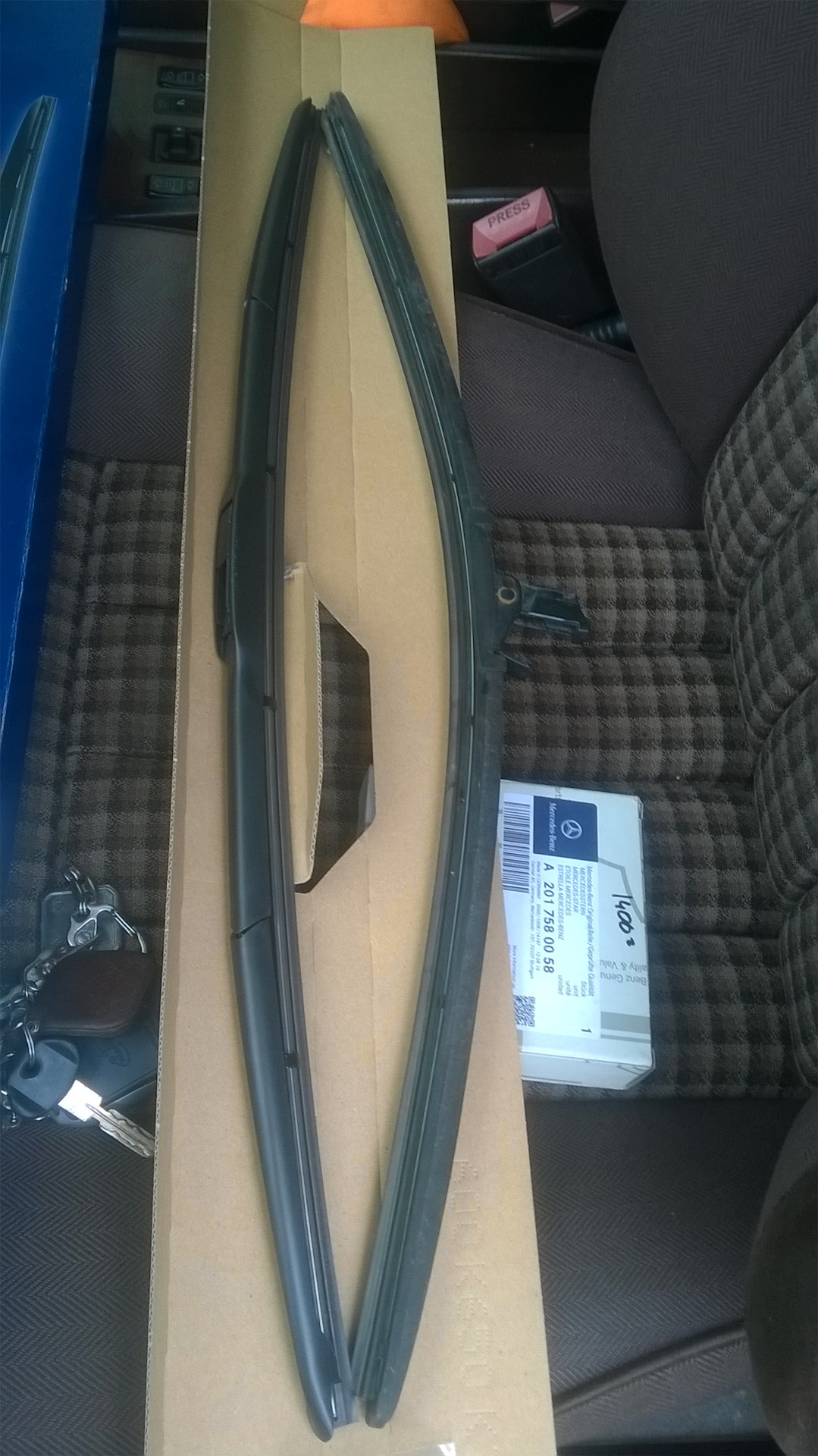 новый дворник и ништяк!) — Mercedes-Benz E-Class (W124), 2,8 л, 1992 ...