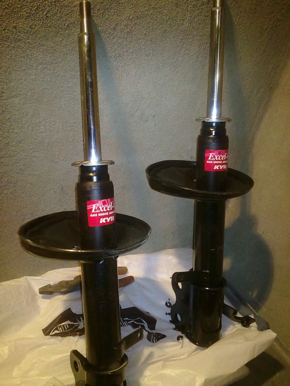 Замена передних стоек — Toyota Corolla (110), 1,3 л, 1998 года | своими руками | DRIVE2