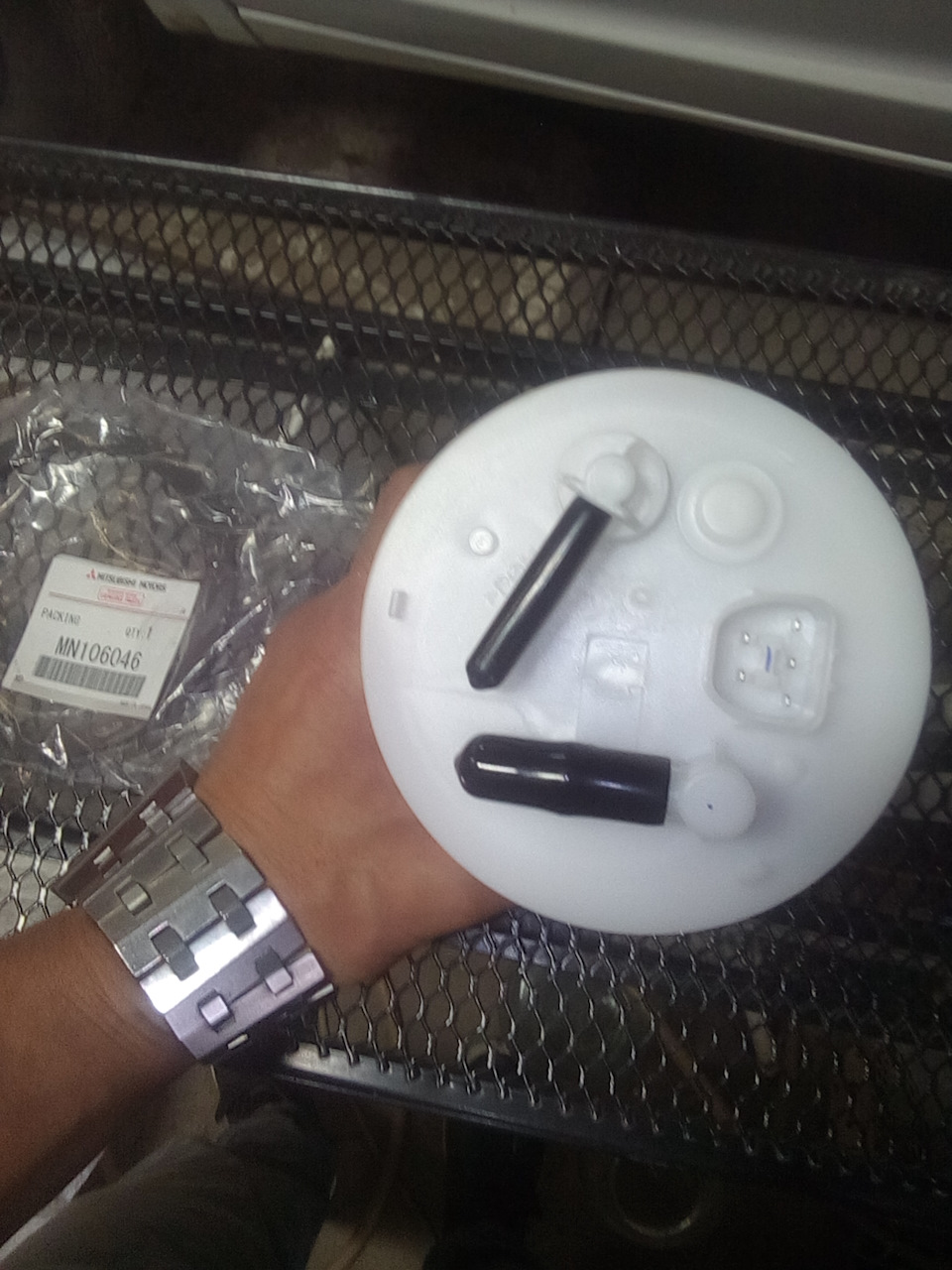 MN106046 Прокладка помпы топливного бака Mitsubishi | Запчасти на DRIVE2