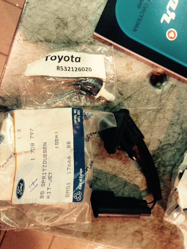 1708797 Форсунка омывателя лобового стекла (с обогревом) / C-Max, Focus ...