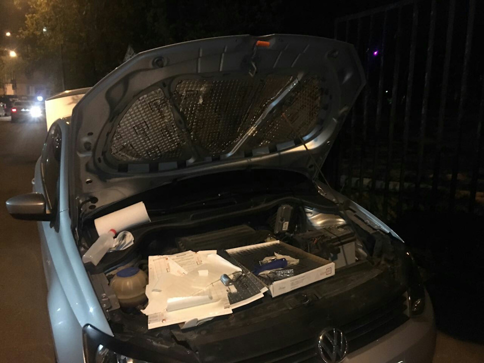 Виброизоляция капота — Volkswagen Polo Sedan, 1,6 л, 2012 года | другое ...