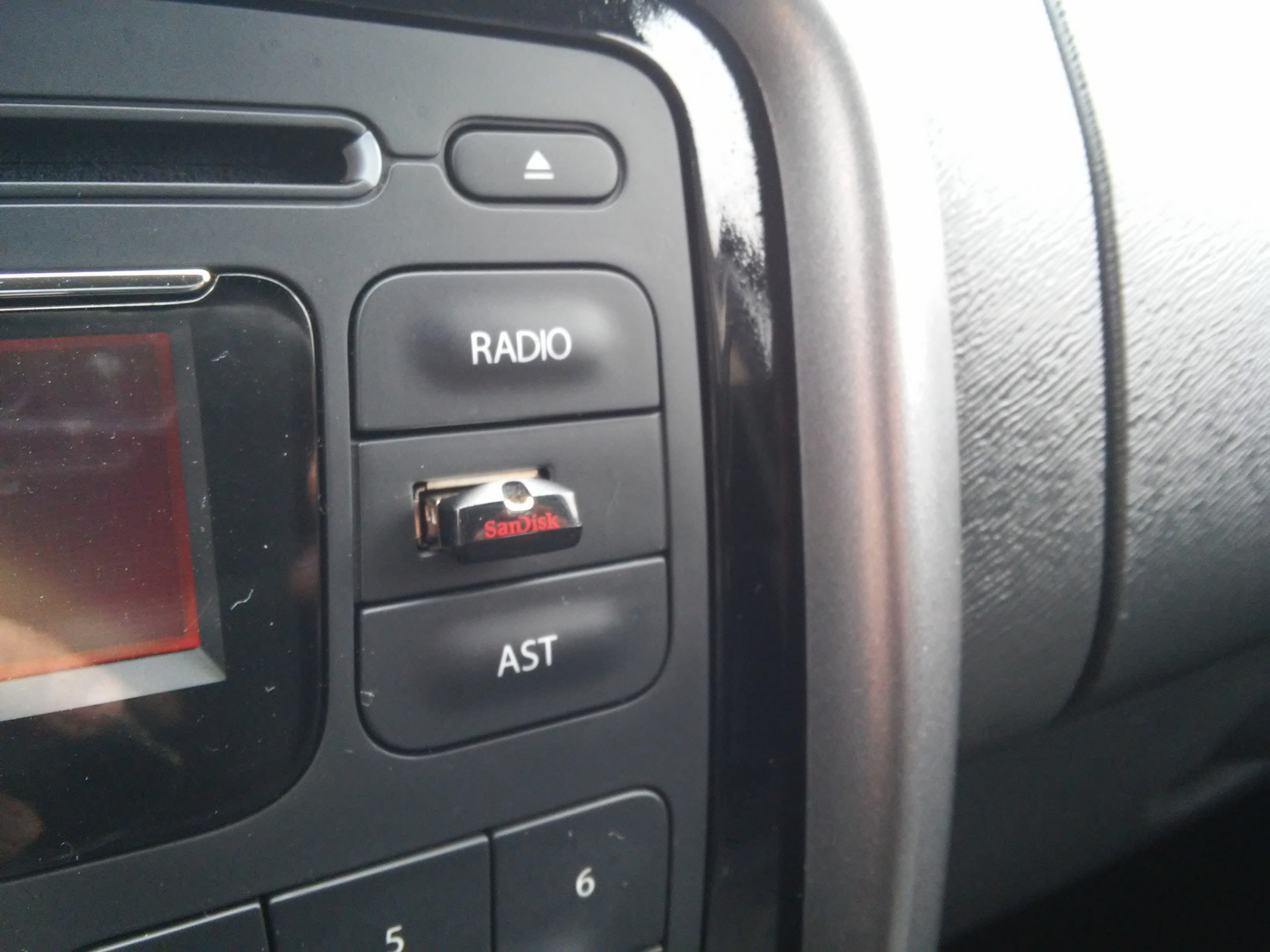#13 Флешка в магнитолу — Renault Duster (1G), 1,6 л, 2012 года ...