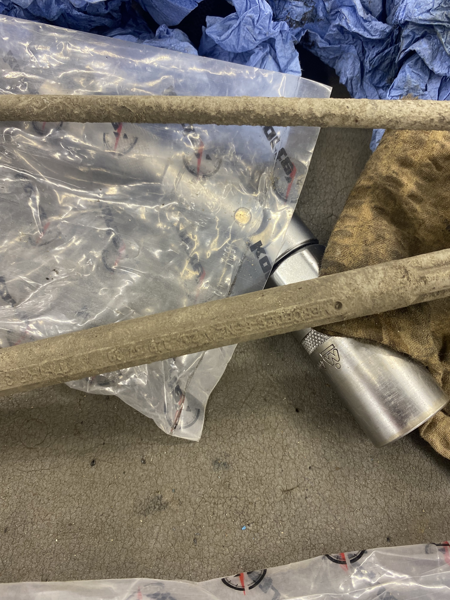 Замена стоек стабилизатора — Mercedes-Benz C-class (W204), 1,8 л, 2012 ...