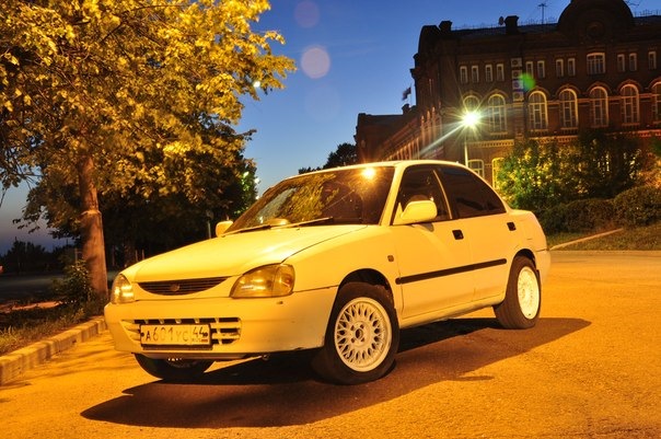 Фотки ))) — Daihatsu Charade (G200/G210), 1,5 л, 1998 года | фотография ...