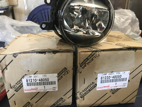 8121048050 Туманка TOYOTA LAND CRUISER 200 15- RH TOYOTA LEXUS ...