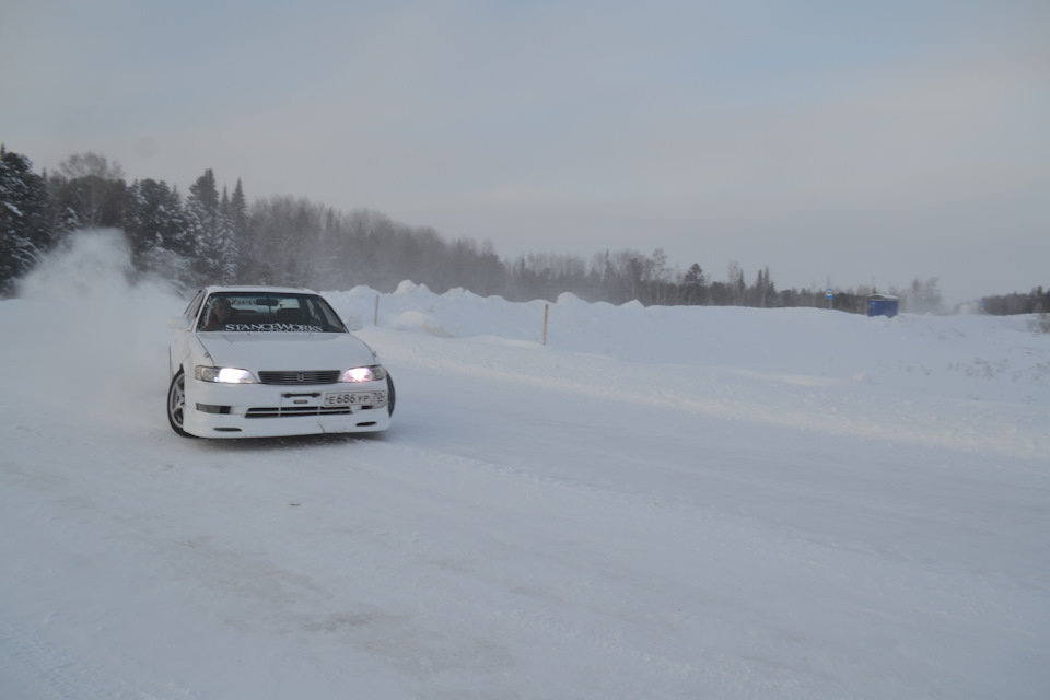 Зимний Drift — Toyota Mark II (90), 3 л, 1994 года | видео | DRIVE2