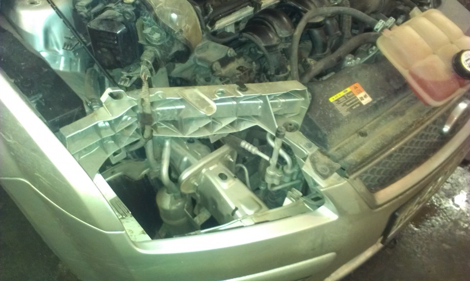 Замена термостата — Ford Focus Hatchback II, 1,6 л, 2005 года | визит ...