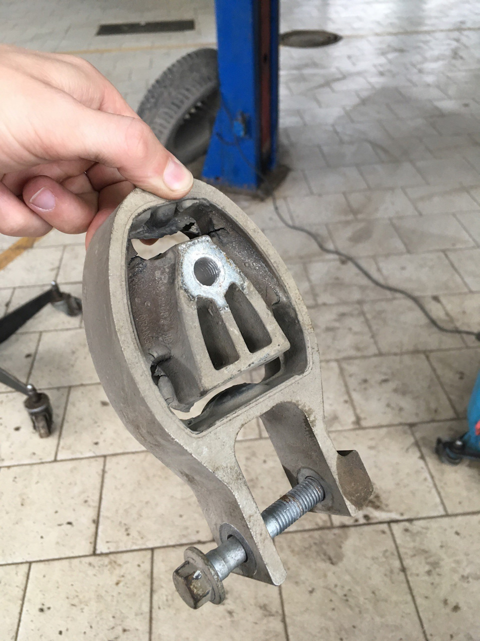 Замена сцепления — Ford Mondeo IV, 2 л, 2010 года | запчасти | DRIVE2