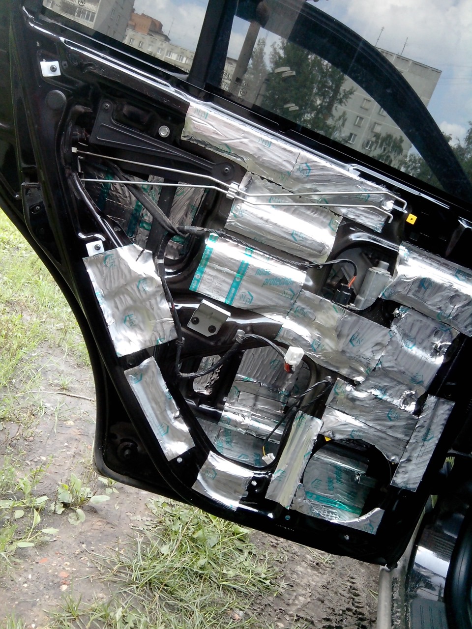 Шумка задних дверей, день первый — Hyundai Getz, 1,4 л, 2008 года ...