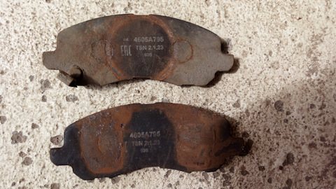 4605A795 Колодки тормозные передние к-кт Outlander 2012- Mitsubishi ...