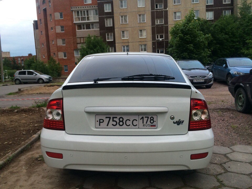 Задние диодные фонари — Lada Приора хэтчбек, 1,6 л, 2013 года ...