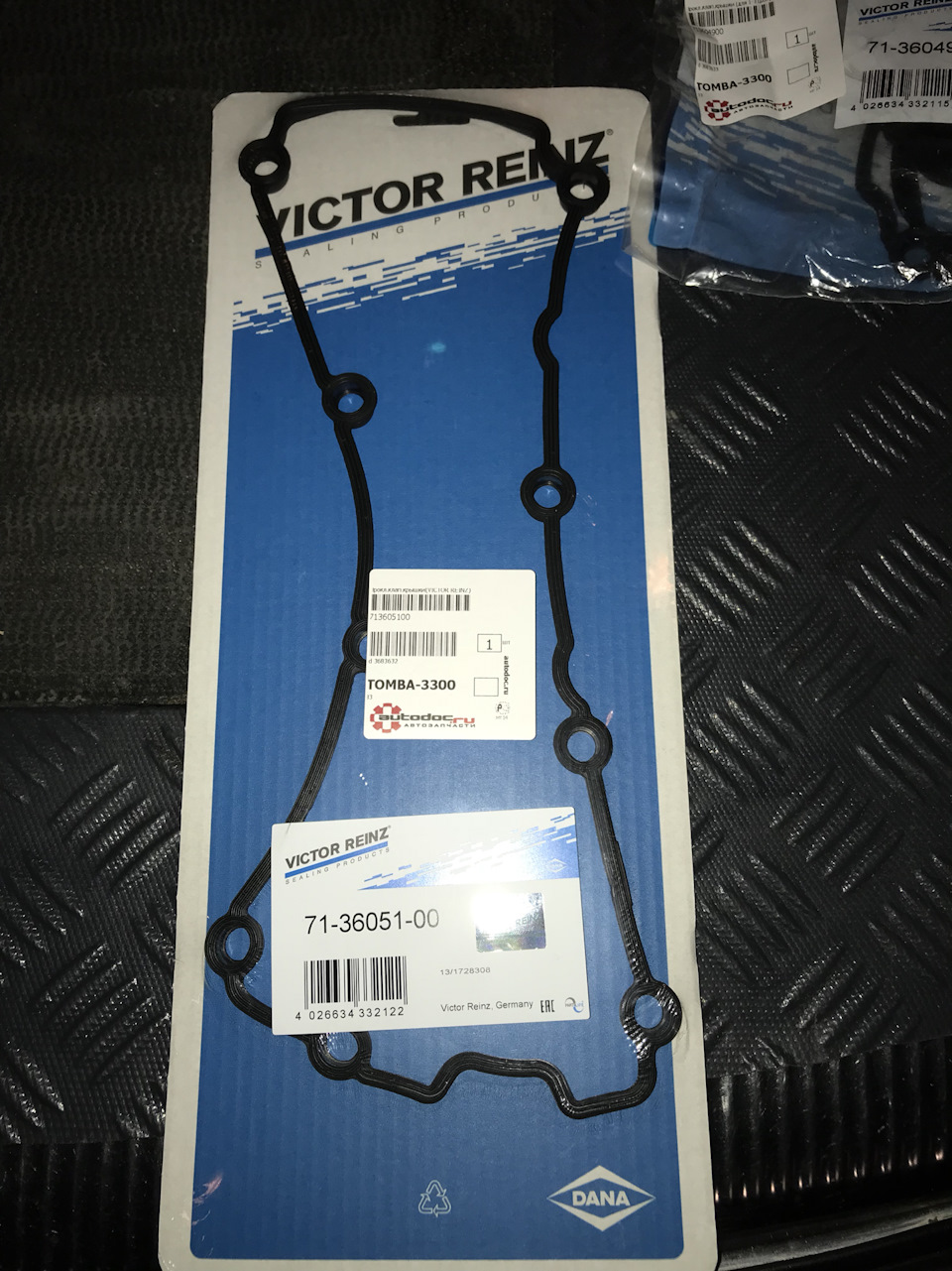 713605100 Прокладка, крышка головки цилиндра VICTOR REINZ | Запчасти на ...