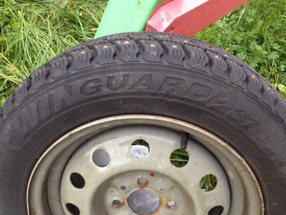 Отдам не дорого шины со стальными дисками — Lada Granta Sport, 1,6 л ...