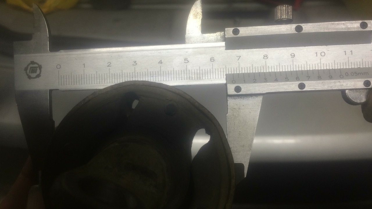 Сайлентблок продольного рычага — Dodge Caliber, 2 л, 2006 года ...