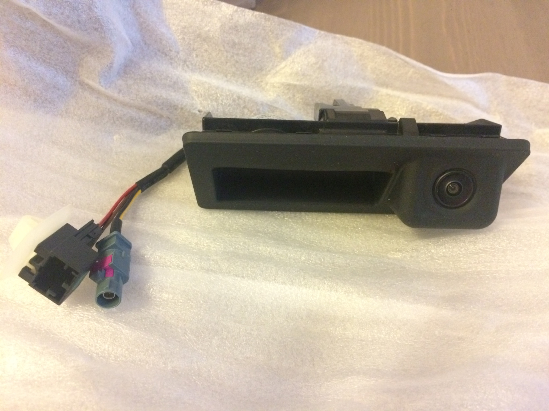 330G plus 6,5" + камера заднего вида — Volkswagen Tiguan (1G), 2 л ...