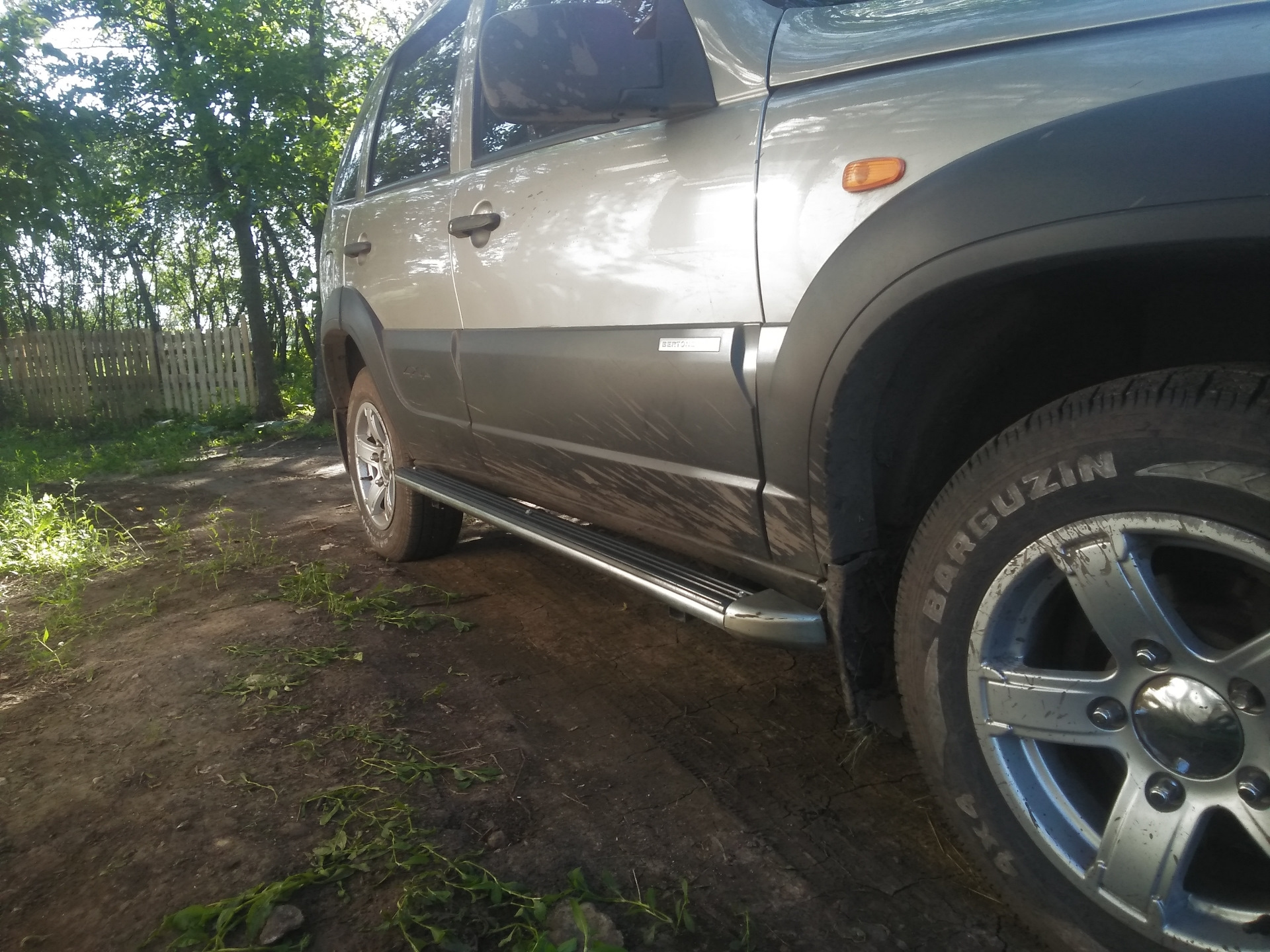 Проект пороги или подножка на машину — Chevrolet Niva GLX, 1,7 л, 2009 ...