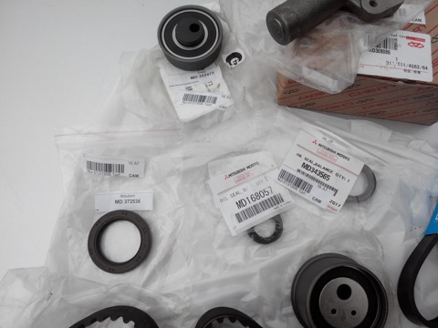 MD343565 САЛЬНИК, БАЛАНСИР.ВАЛА, ПЕРЕДН. ЛЕВ. Mitsubishi | Запчасти на ...