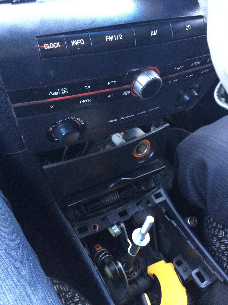 Замена лампочки подсветки — Mazda 3 (1G) BK, 2 л, 2004 года ...