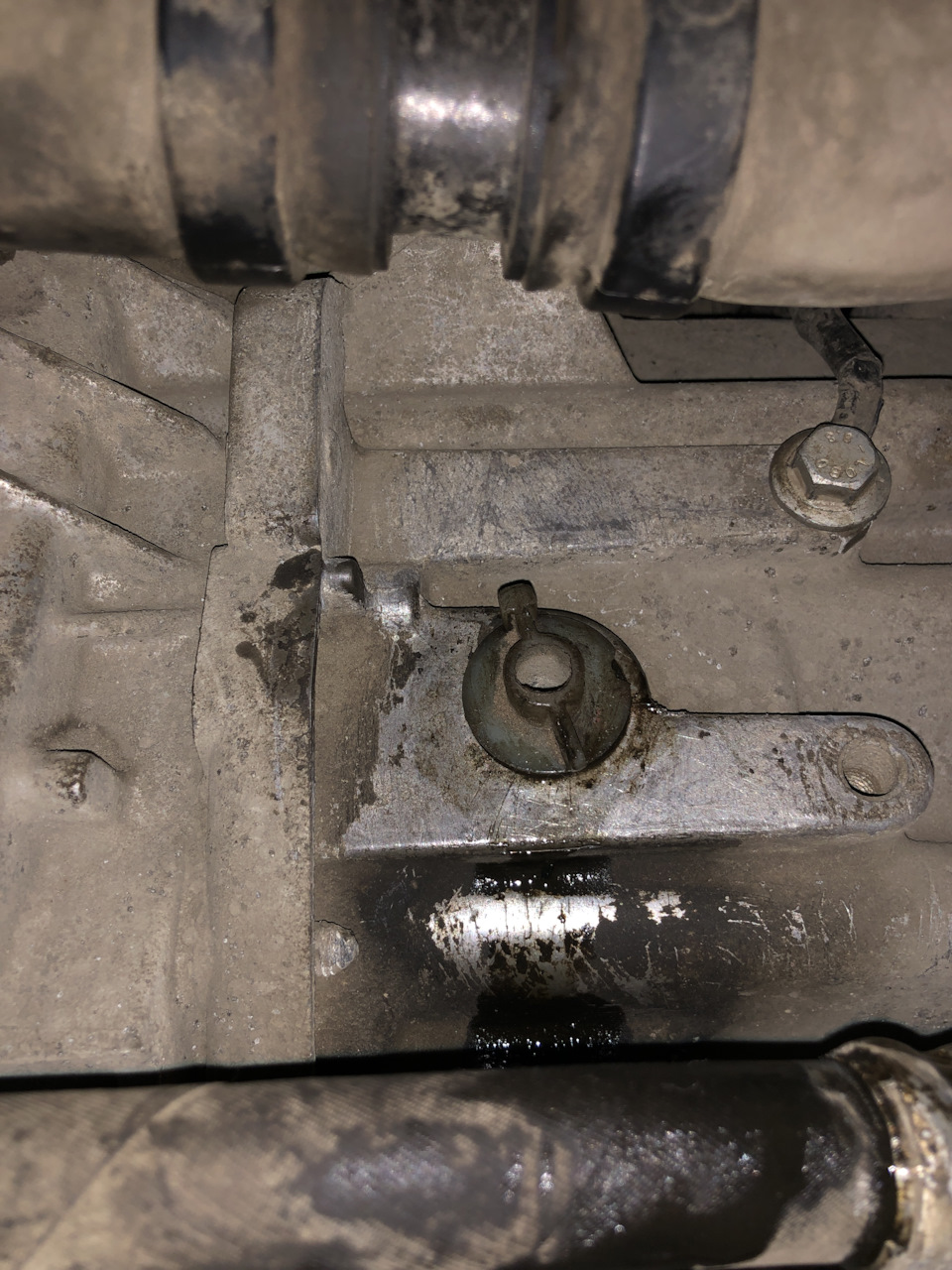 Замена пыльника левого внутреннего привода — Nissan Almera V (G11/15 ...