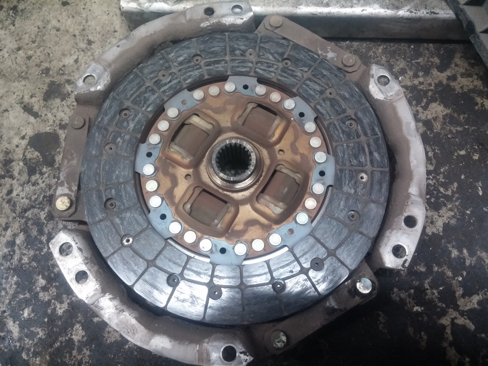 Замена сцепления — Toyota Corolla (120), 1,6 л, 2004 года | визит на ...