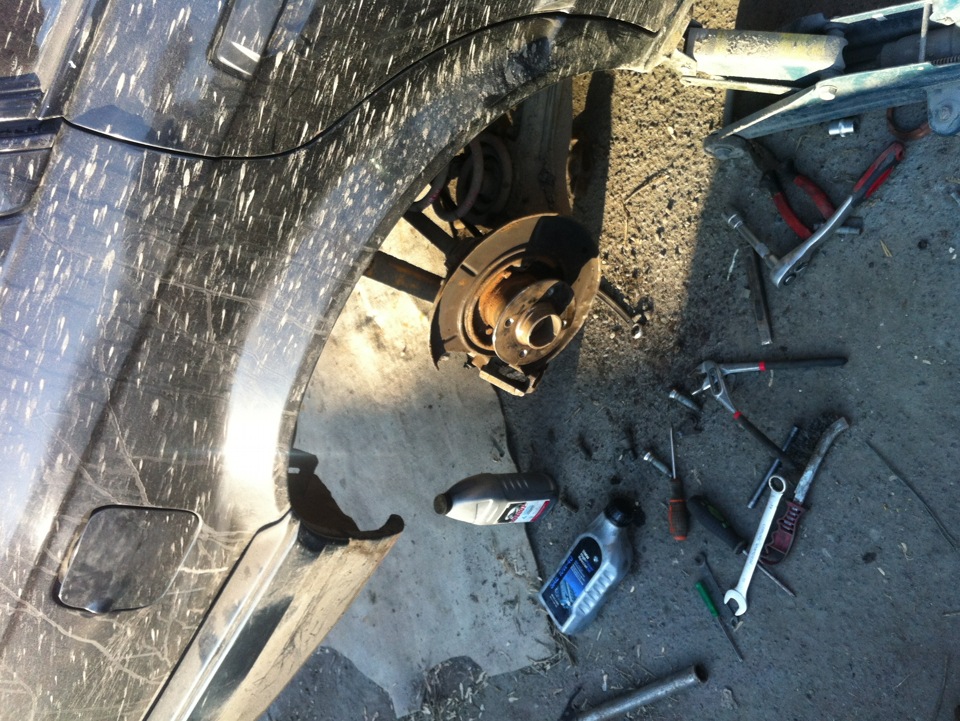Замена тормозных дисков и колодок, зад. — BMW 3 series (E30), 2,5 л ...