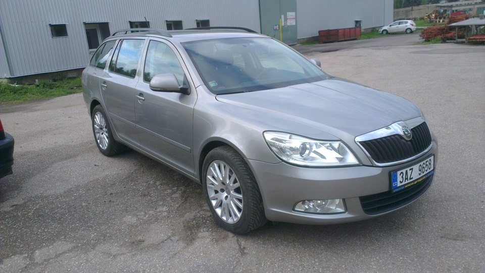 R17 vs R18 — Skoda Octavia Combi A5 Mk2, 2 л, 2009 года | колёсные ...