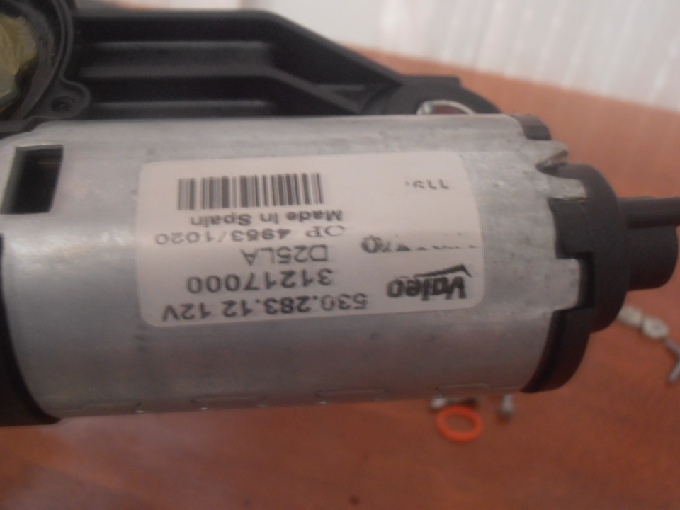 31217000 Мотор стеклоочистителя C30 Volvo | Запчасти на DRIVE2