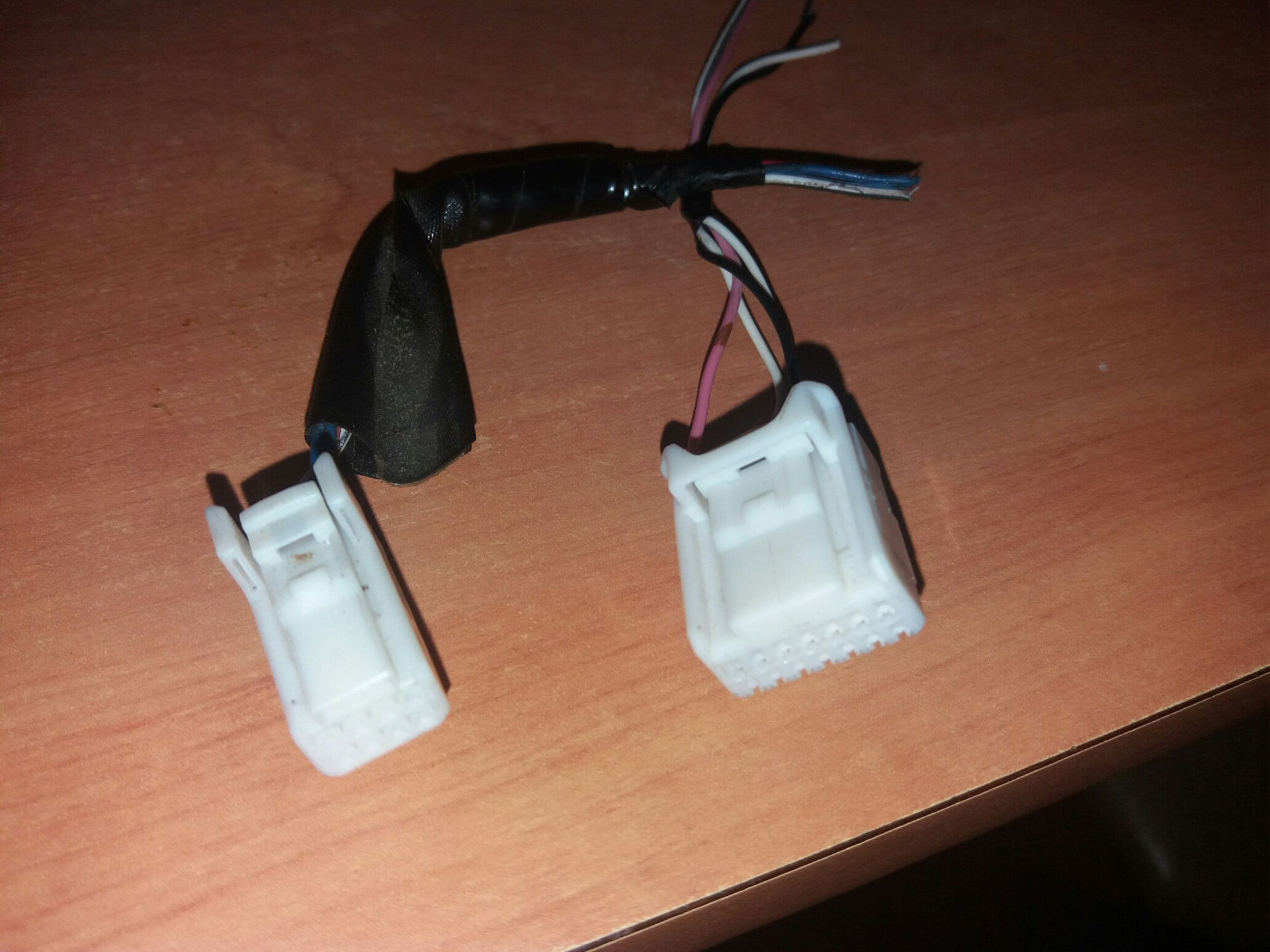 Разъёмы Е81 и Е95 на кулису АКПП. — Toyota Corolla (140/150), 1,6 л ...