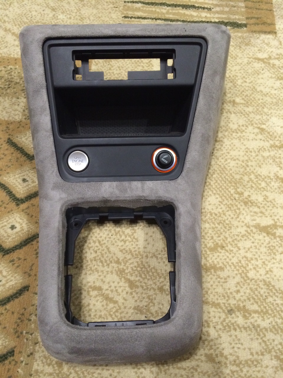 Внутреннее убранство часть 2 — Volkswagen Tiguan (1G), 2 л, 2013 года ...