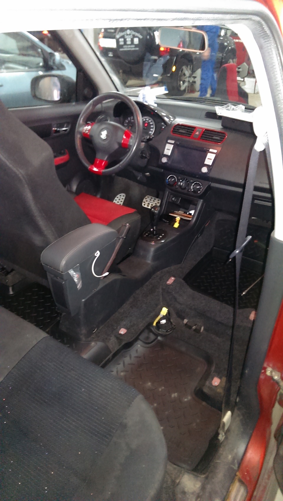 RECARO inside — Suzuki Swift (2G), 1,8 л, 2008 года | тюнинг | DRIVE2