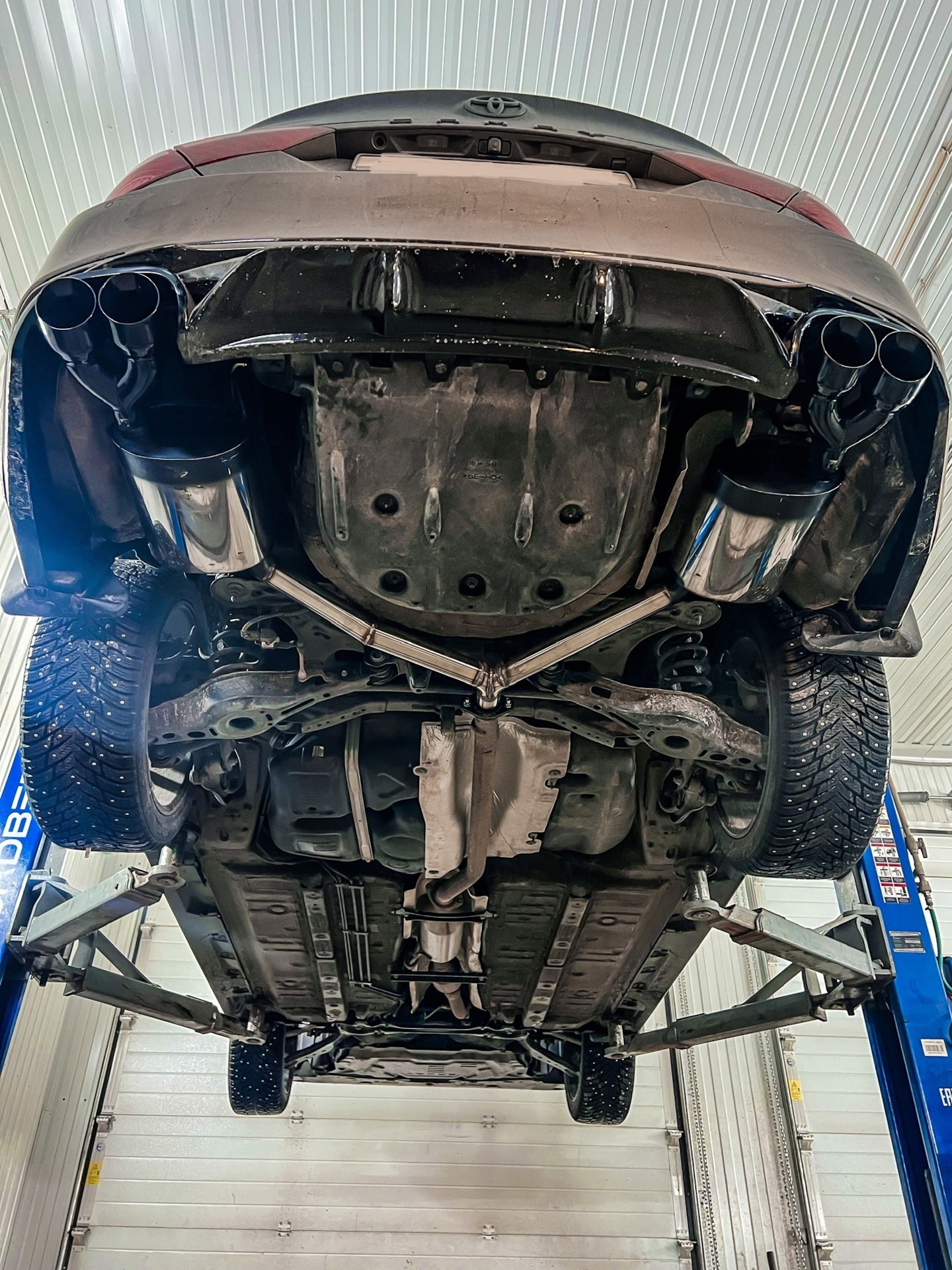 Раздвоение выхлопа + диффузор Hemmes на Camry 70 Рест — Toyota Camry ...