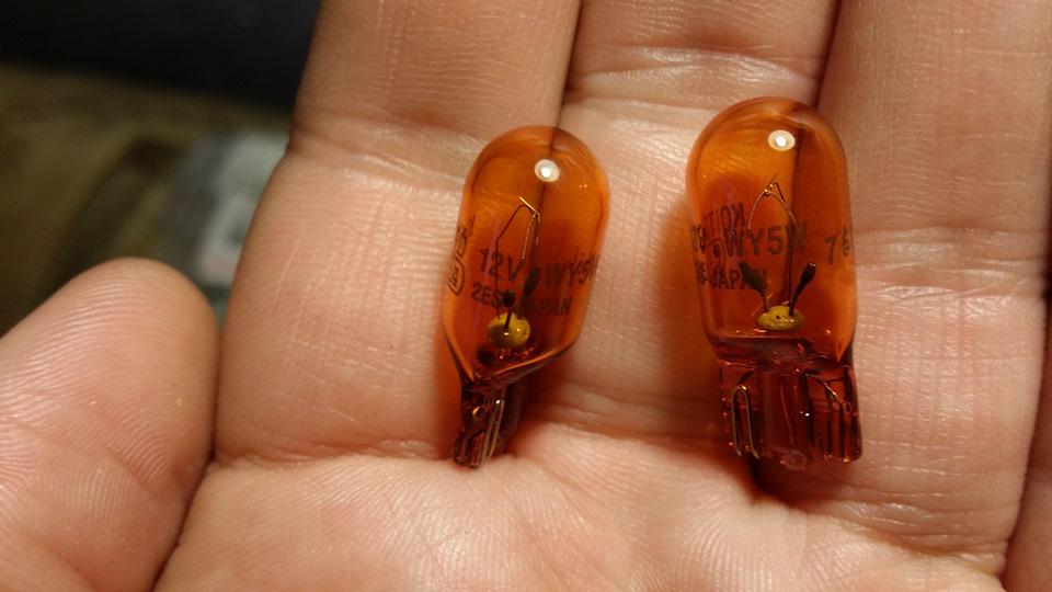 1578A Лампа накаливания (WY5W (T10) 12V 5W W2,1x9,5d ORANGE) KOITO ...