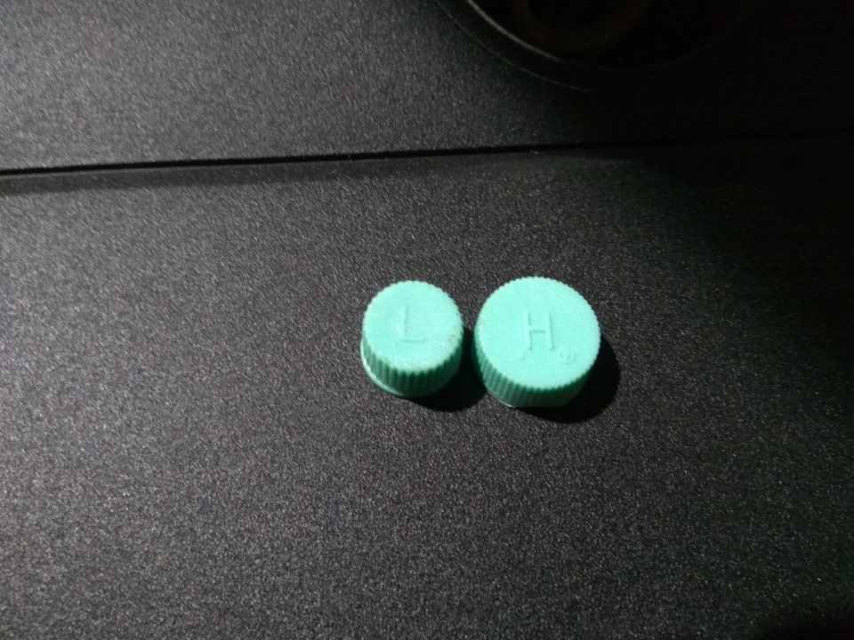 Колпачки трубок кондиционера GM. — Mazda 6 (2G) GH, 2 л, 2008 года ...