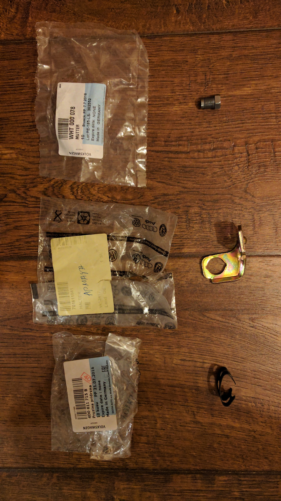 WHT000078 Гайка патрубка VAG | Запчасти на DRIVE2