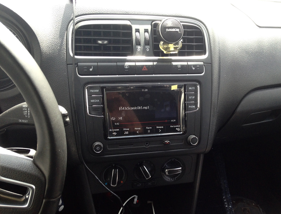 Очередной обладатель RCD330+ — Volkswagen Polo Sedan, 1,6 л, 2012 года ...