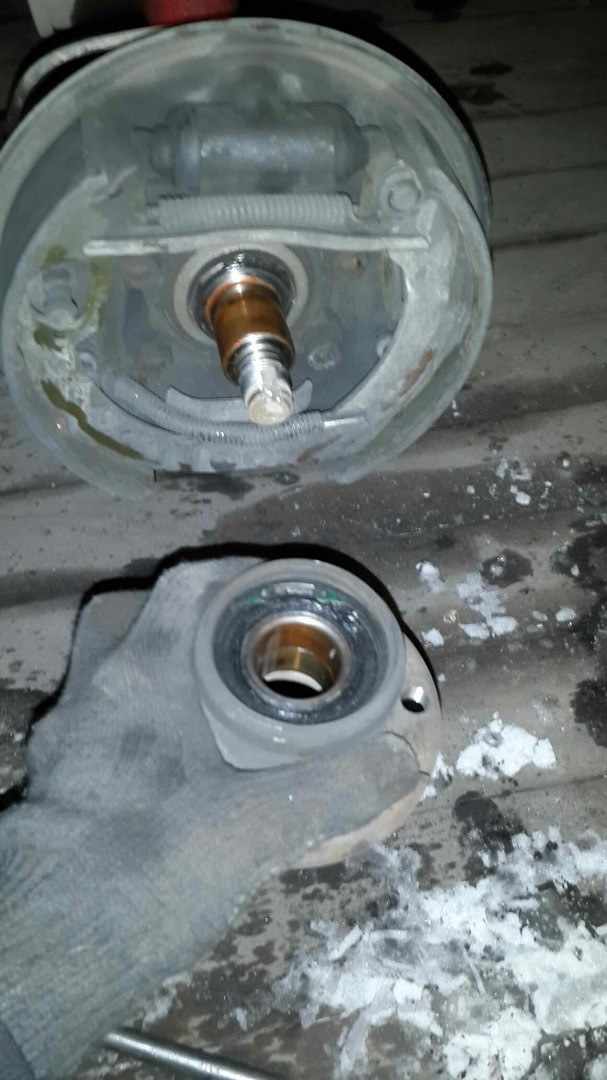 Замена ступичного подшипника — Lada Приора хэтчбек, 1,6 л, 2009 года ...
