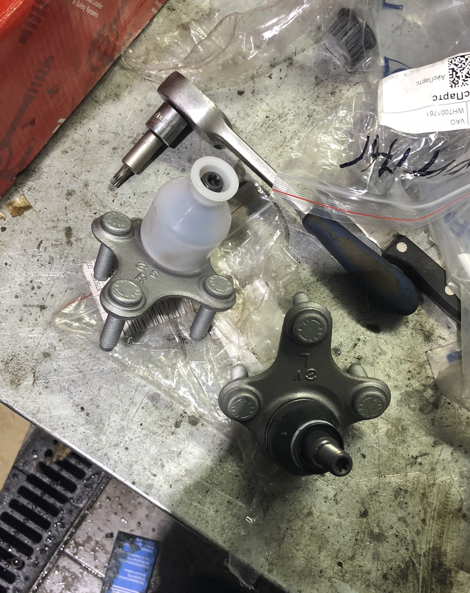 WHT001761 Эксцентриковый болт M12X1,5X90 VAG | Запчасти на DRIVE2