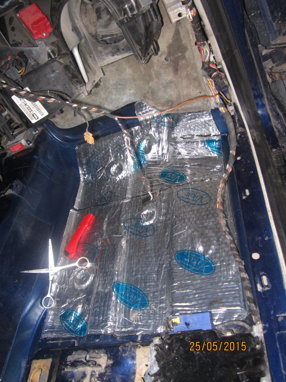 62 — Шумоизоляция — сэндвич, и Продолжение борьбы с мокрым полом Seat ...