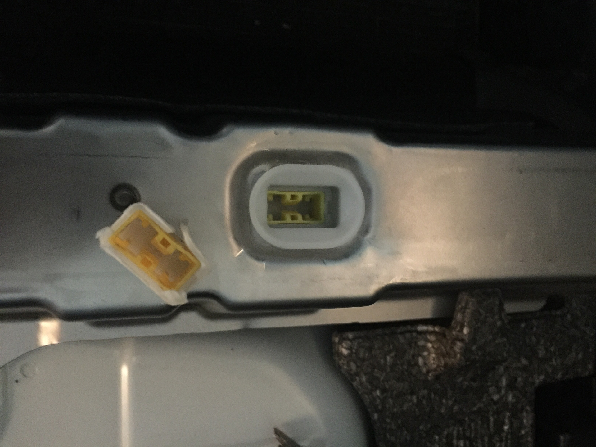 Стопор заднего сидения — Mitsubishi ASX, 1,8 л, 2013 года | запчасти ...