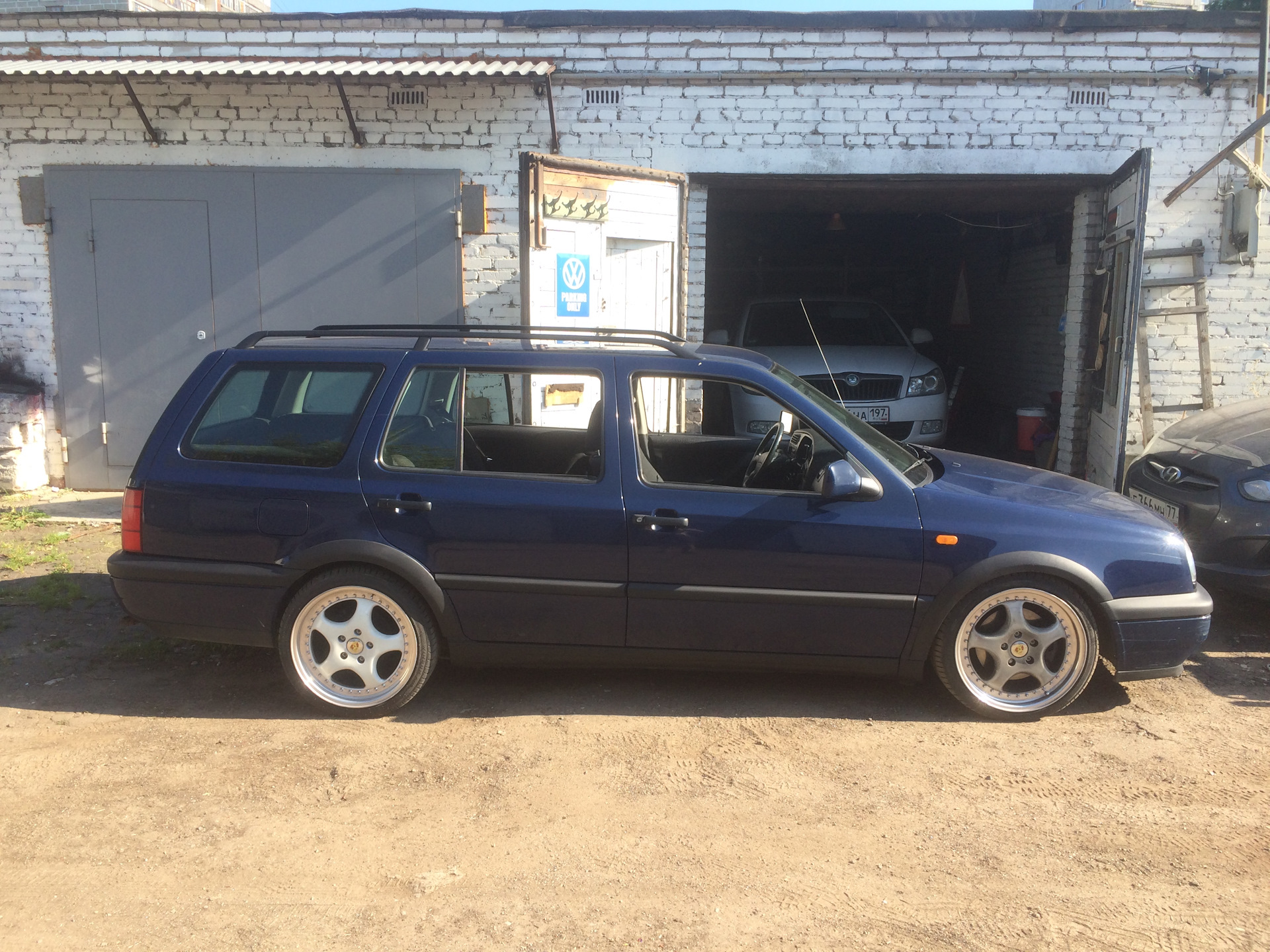 Полирнул диски. — Volkswagen Golf Variant (Mk3), 1,8 л, 1995 года ...