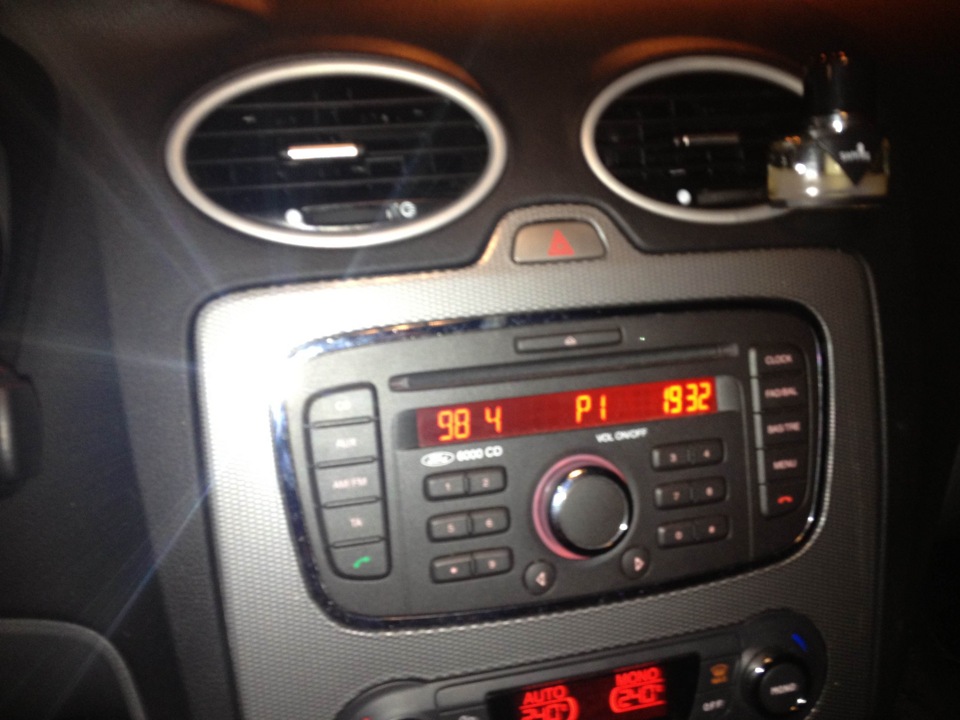 Sony MP3 — Ford Focus Hatchback II, 1,8 л, 2010 года | автозвук | DRIVE2