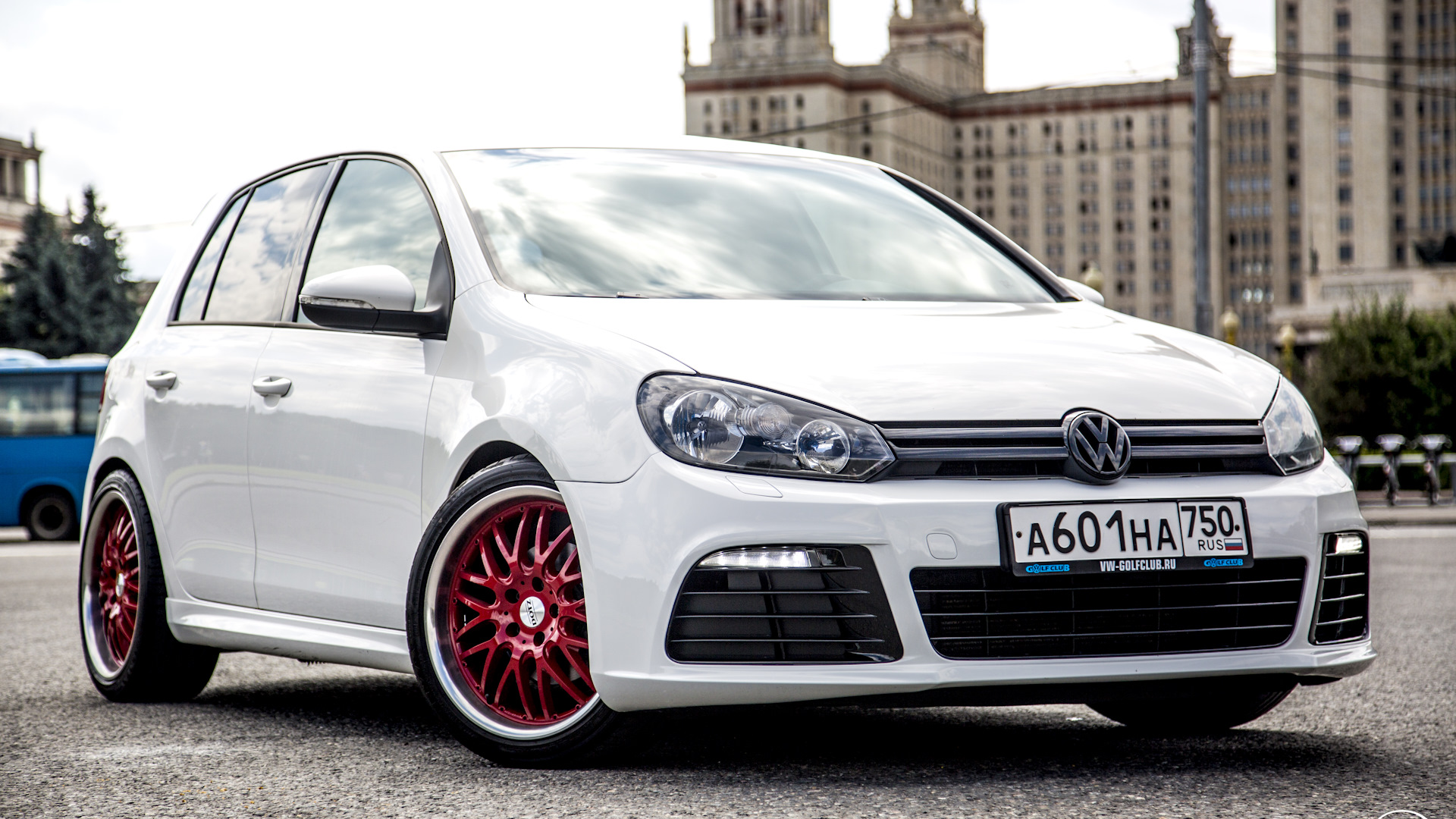 Volkswagen Golf Mk6 1.4 бензиновый 2012 | R20-look Эрл на DRIVE2