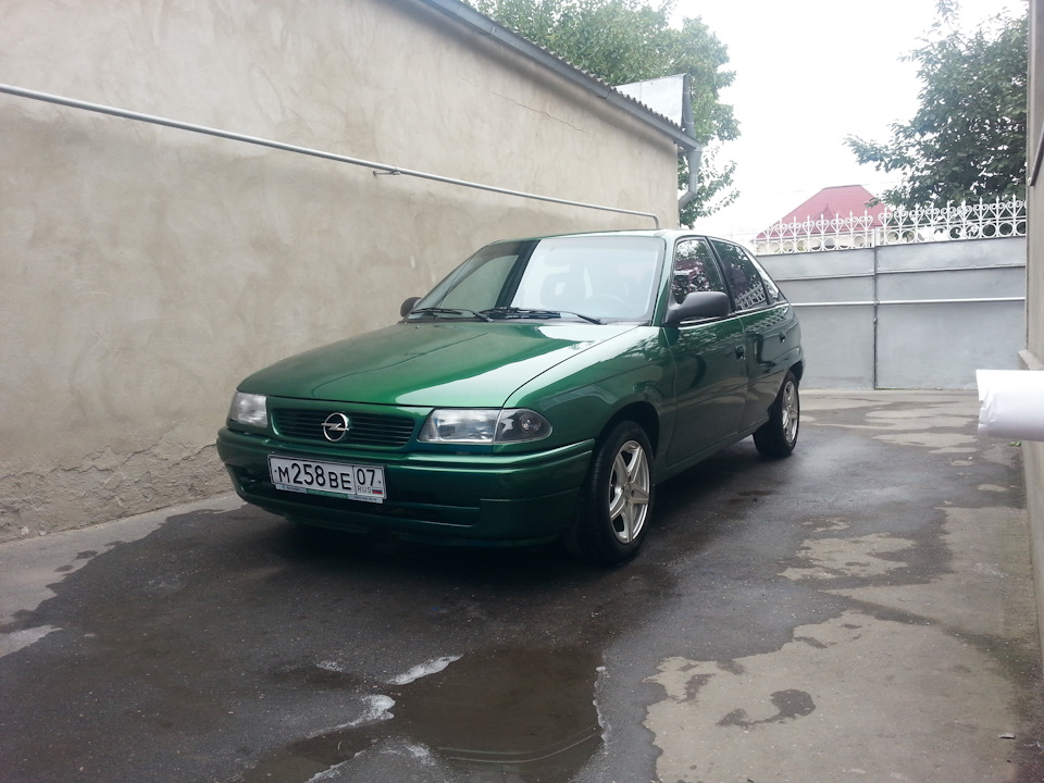 Ну вот и мы после покраски) — Opel Astra F, 1,6 л, 1997 года | фотография | DRIVE2
