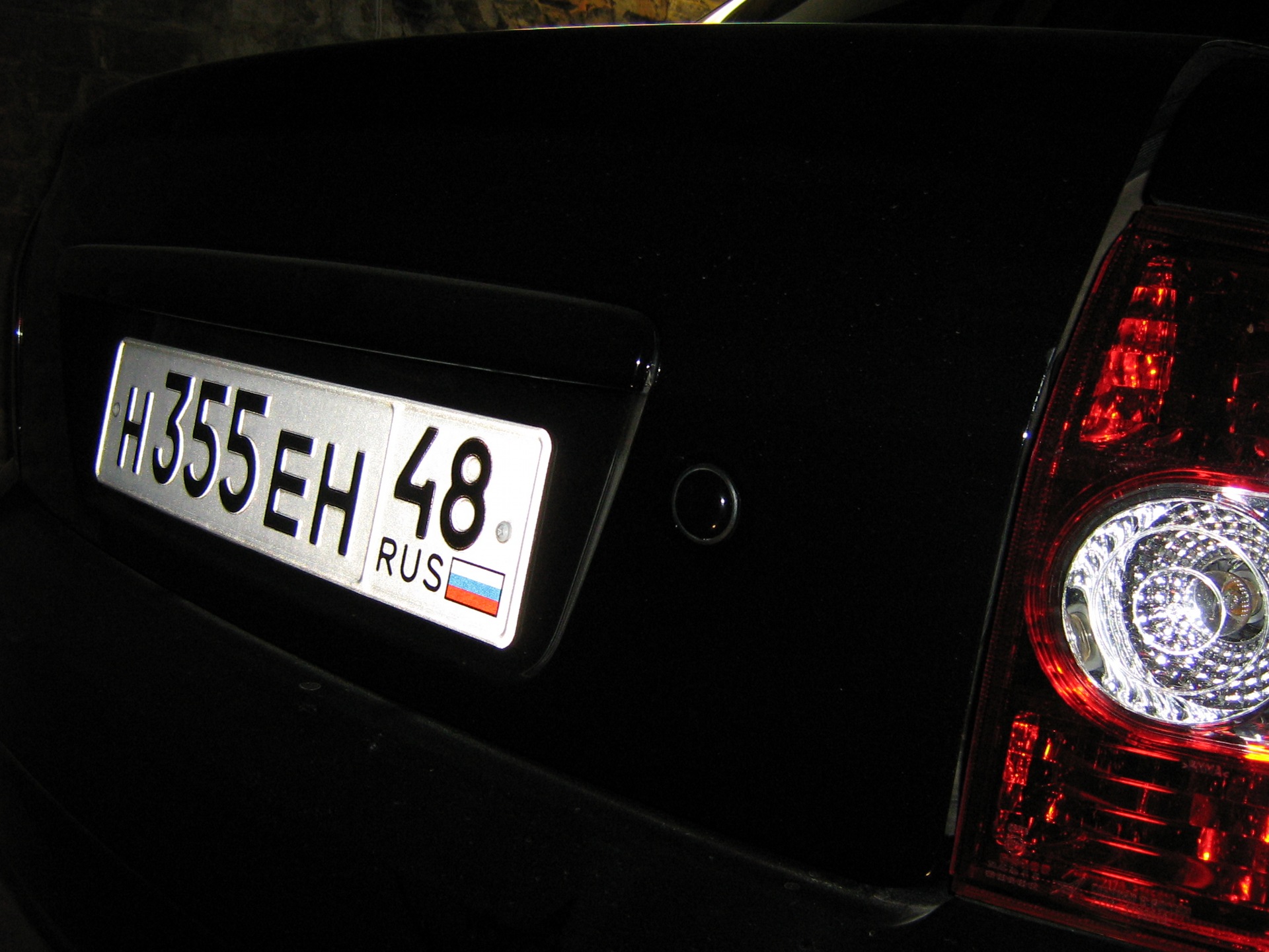 Замок багажника в цвет — Lada Приора седан, 1,6 л, 2010 года ...